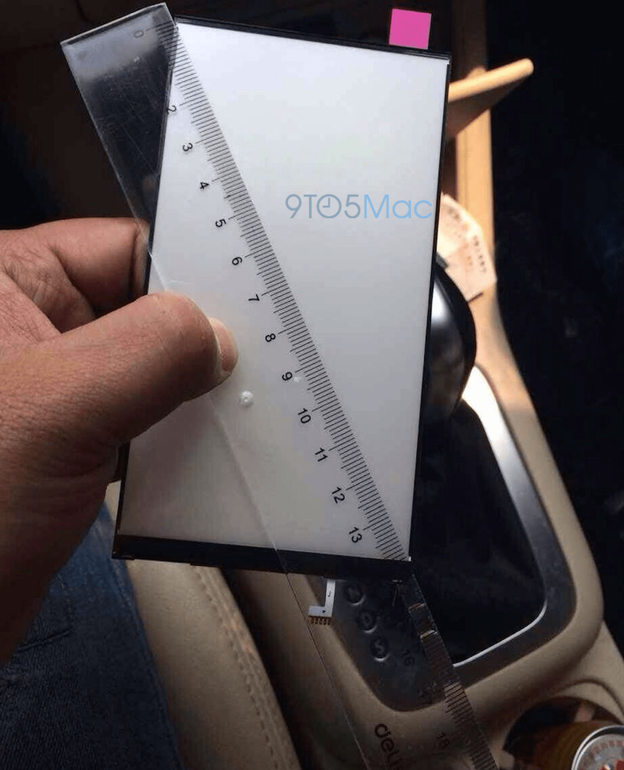 Here are the first photos of the 5.5-inch iPhone 6's alleged display ...