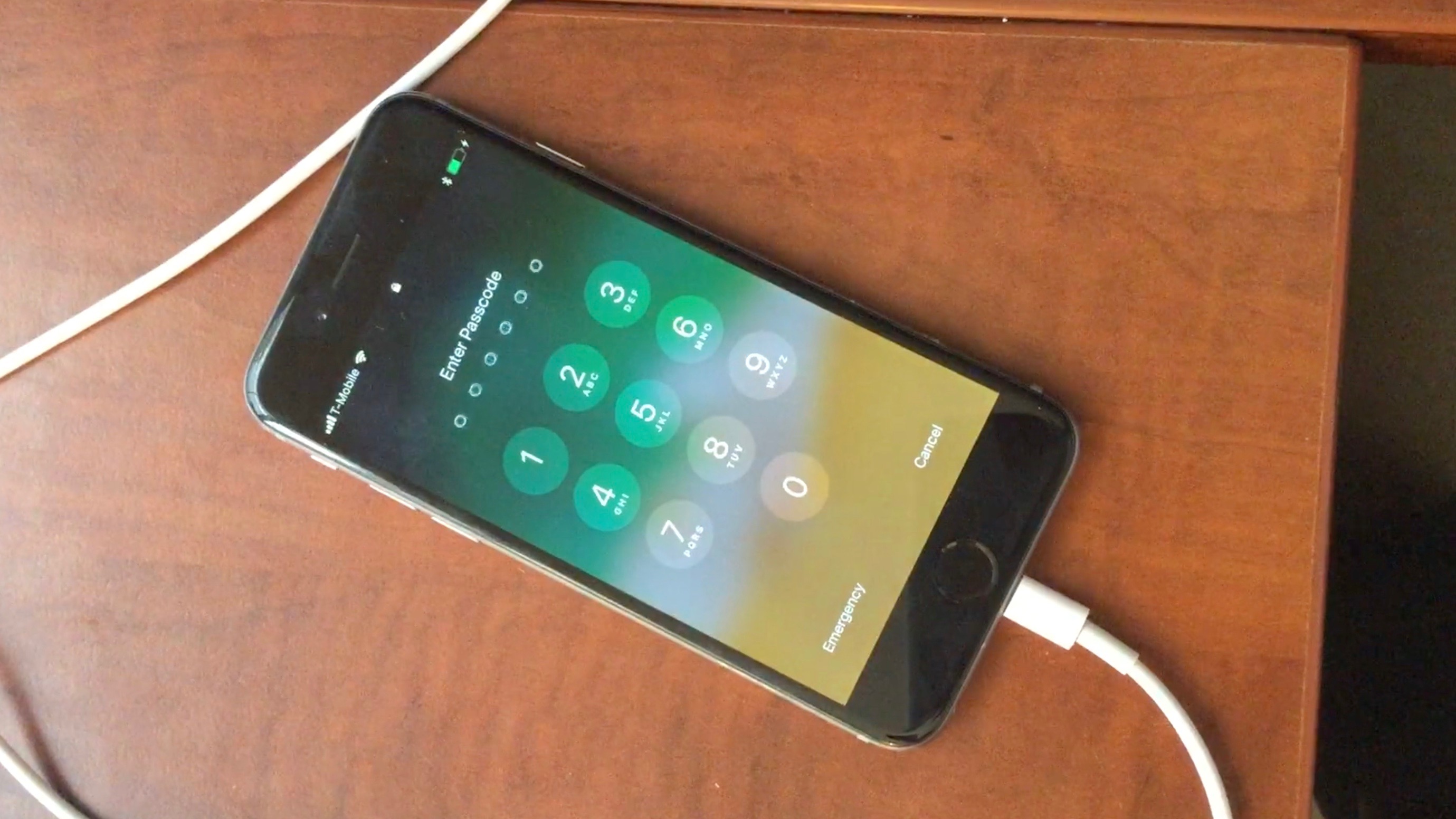 Security researcher shows how to brute force iPhone passcodes [Video ...