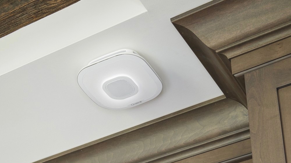 First Alert's Safe & Sound HomeKit smoke alarm adds Alexa Calling ...