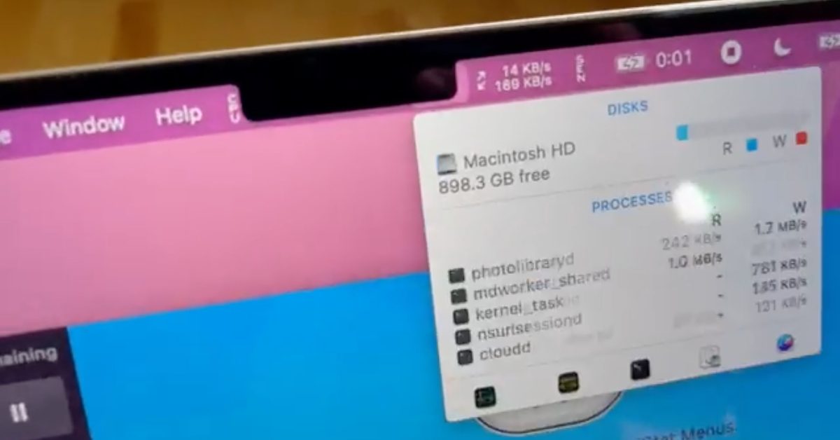 MacBook Pro Notch Problem With Status Bar Items Seen In Video 9to5Mac macbook-pro-notch-problem-with-status-bar-items-seen-in-video-9to5mac