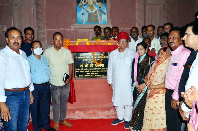 सोने की कलम के काम से और निखरा श्रीलक्ष्मीनाथ मंदिर का भव्‍य स्‍वरूप ...