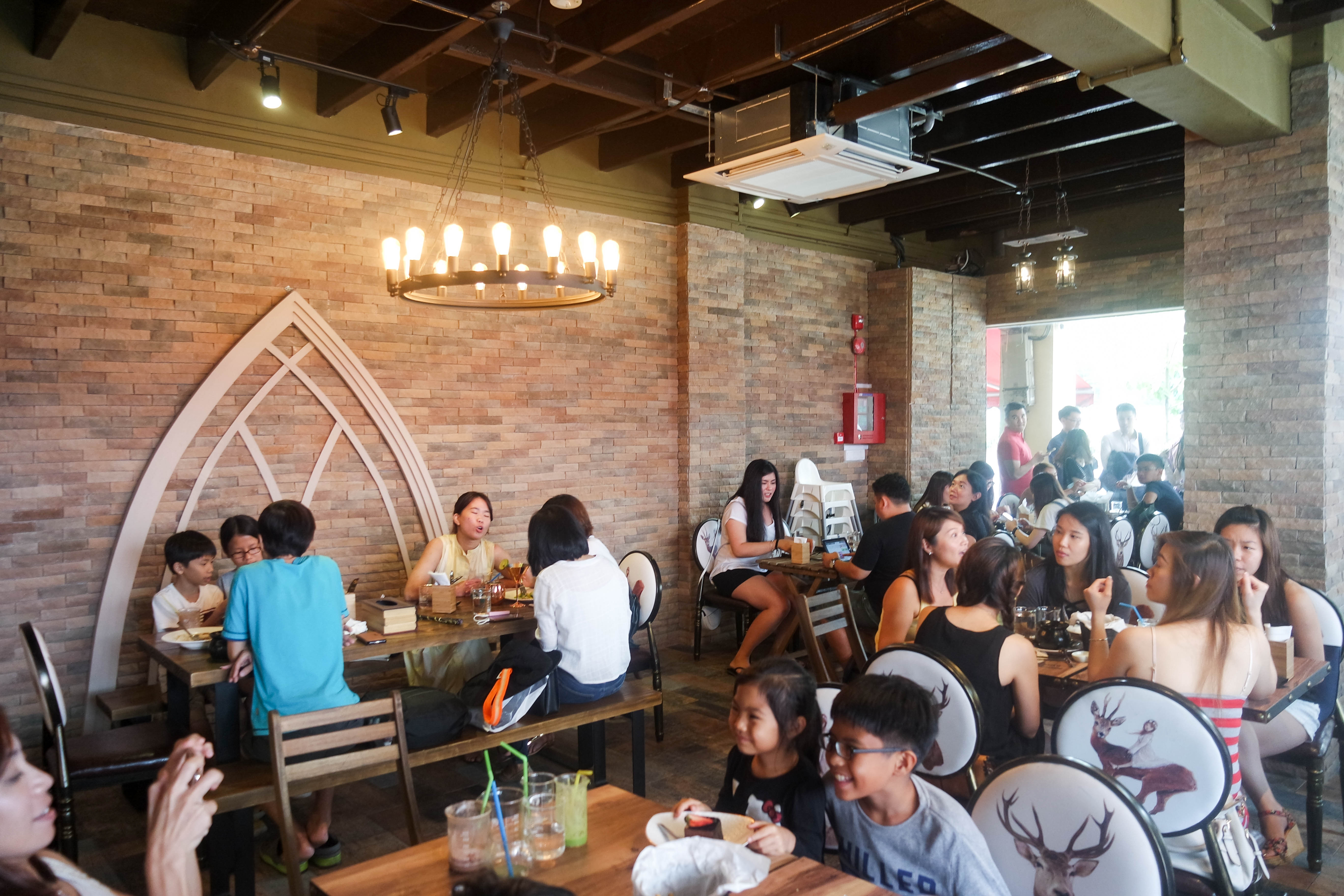 Platform 1094 (a Harry Potter Themed Cafe Review) - A Deecoded Life