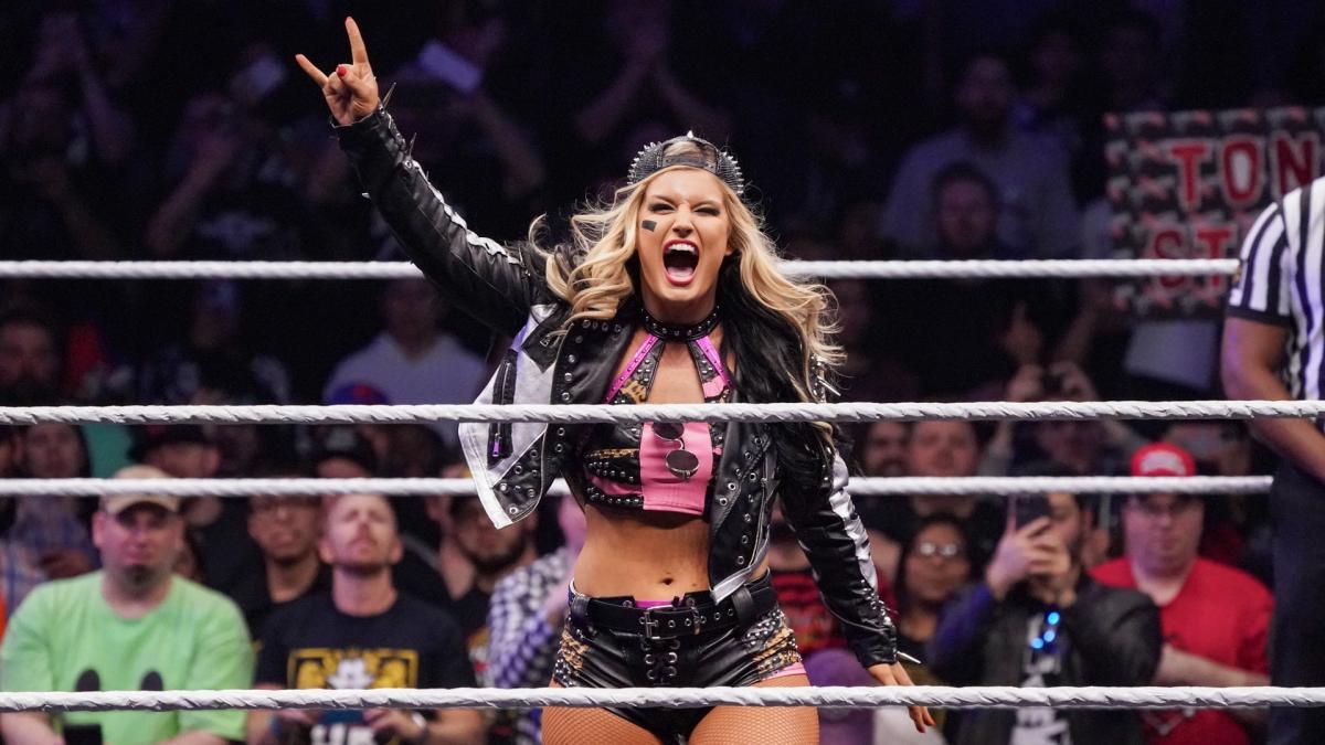 Toni Storm makes AEW debut on Dynamite
