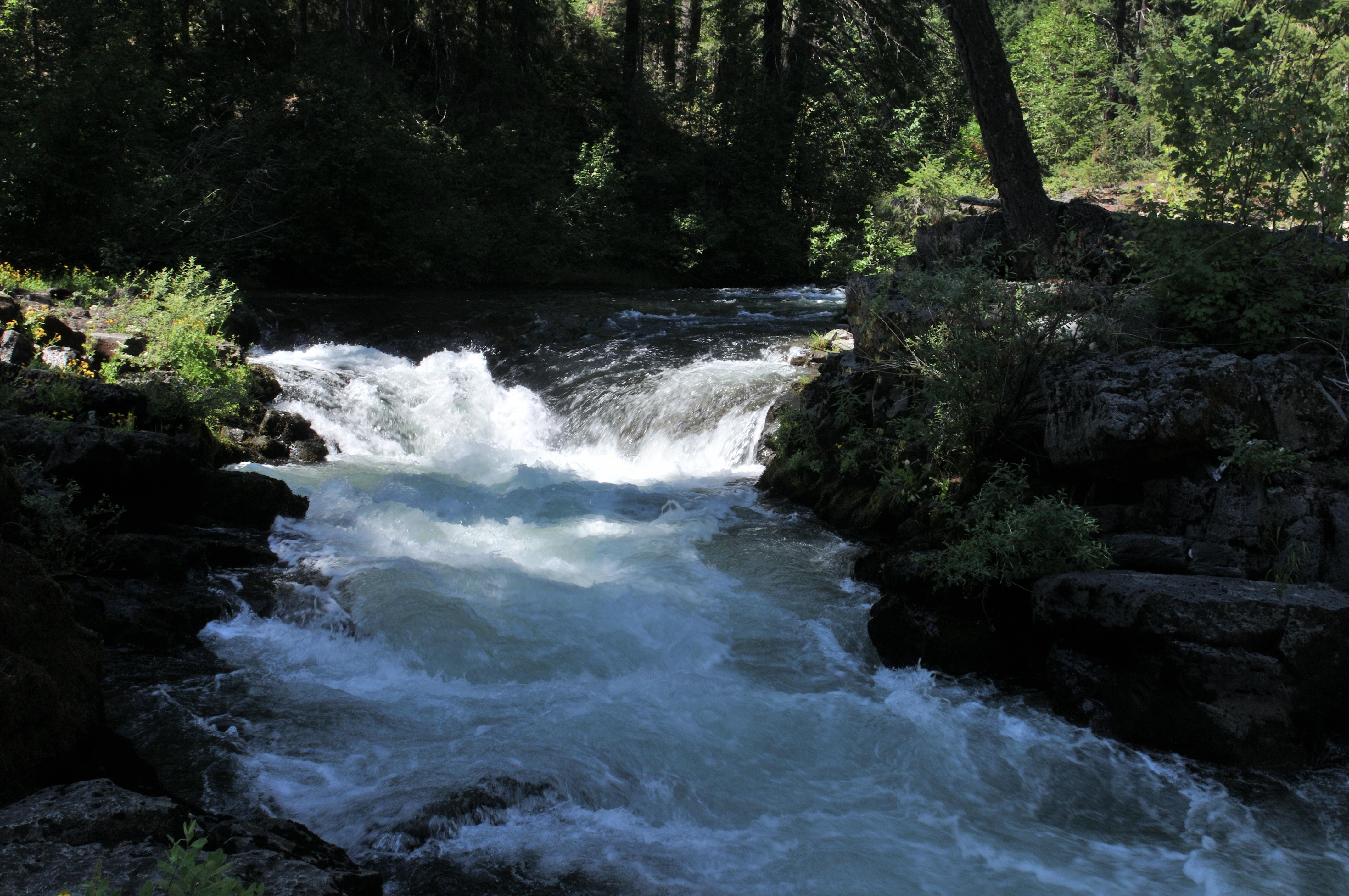Bybee Creek and Crater Lake – Airstream Time