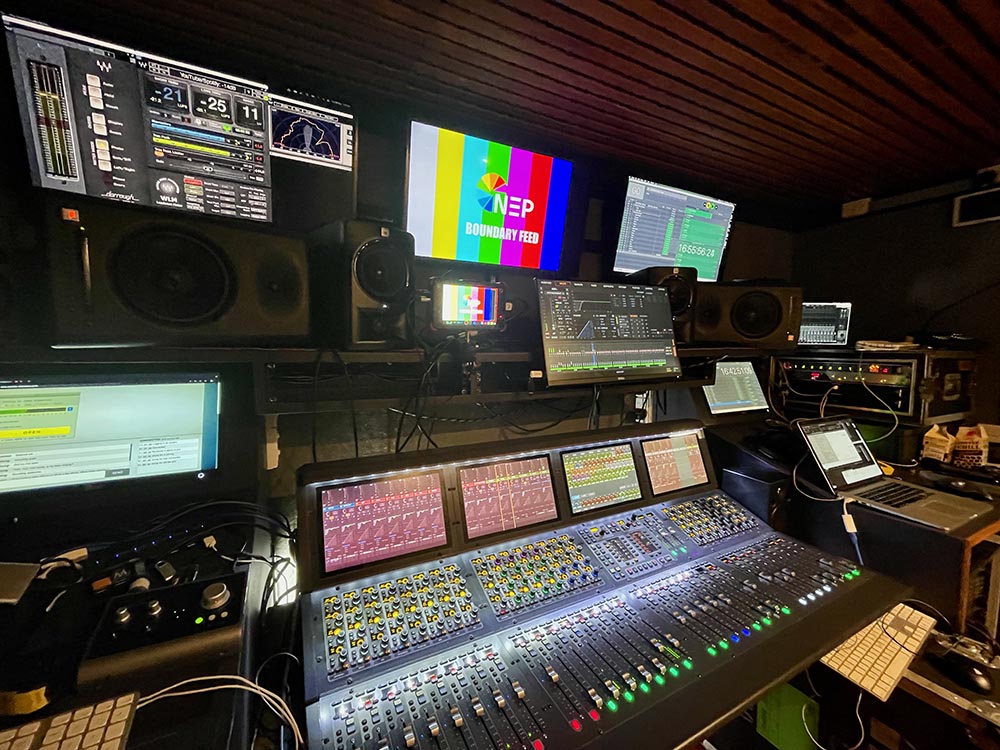 Oysters Mixes the AFL Grand Final Entertainment – ALIA