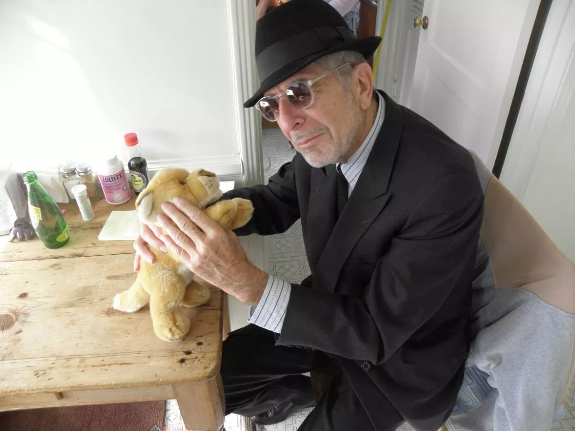 Leonard Cohen Heals Hank The Cat - AllanShowalter.com