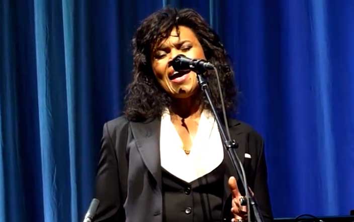 "[Sharon Robinson’s] rendition of Alexandra Leaving is the epitome of ...