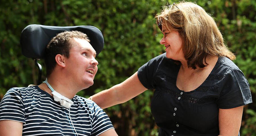 Sam Ballard, The Australian Teen Who Ate A Slug On A Dare — And Paid ...