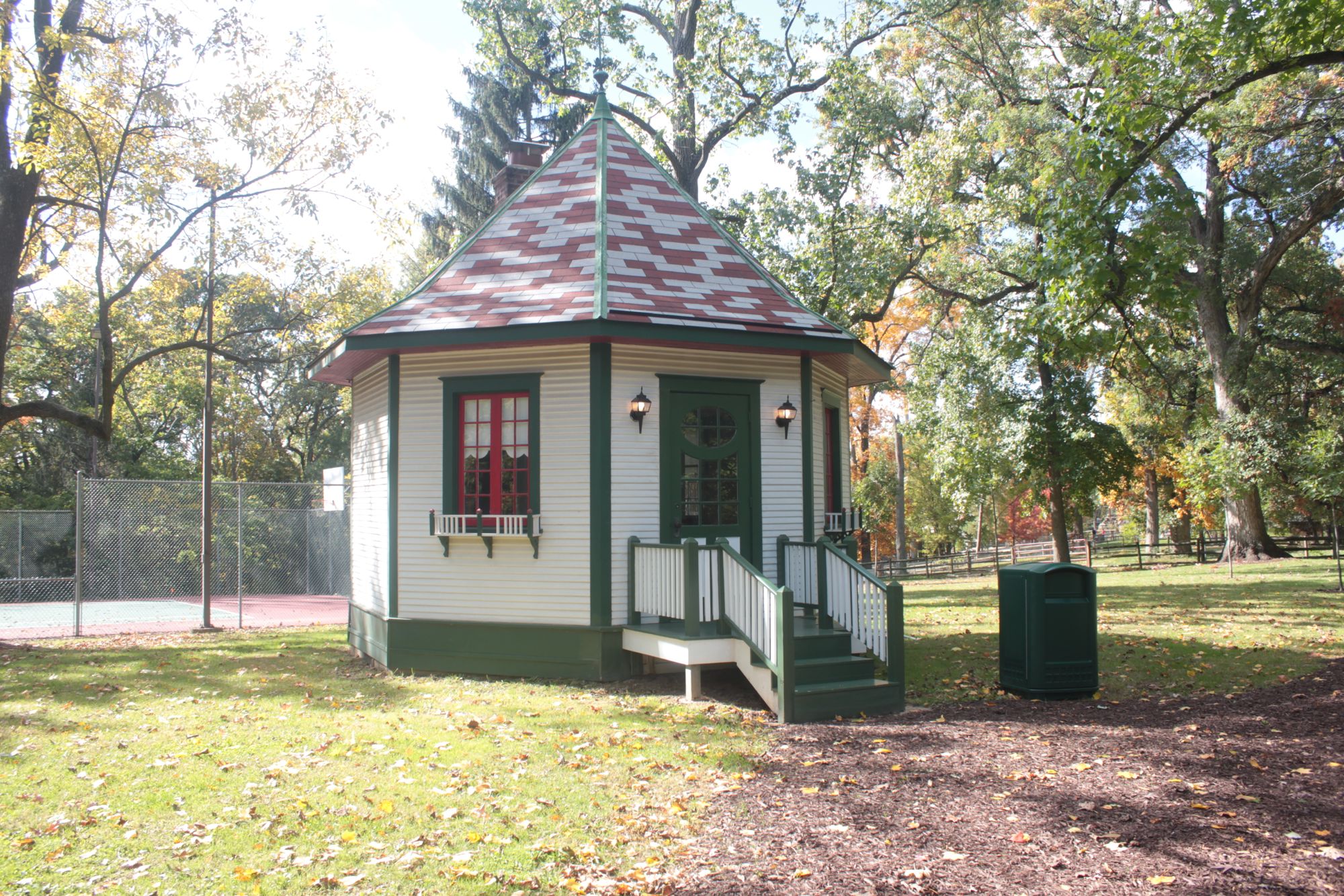 Busch Family Estate Walk – Amanda Markel