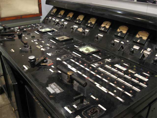 Old Harlem River Lift Bridge Control Panel | A Movable Bridge