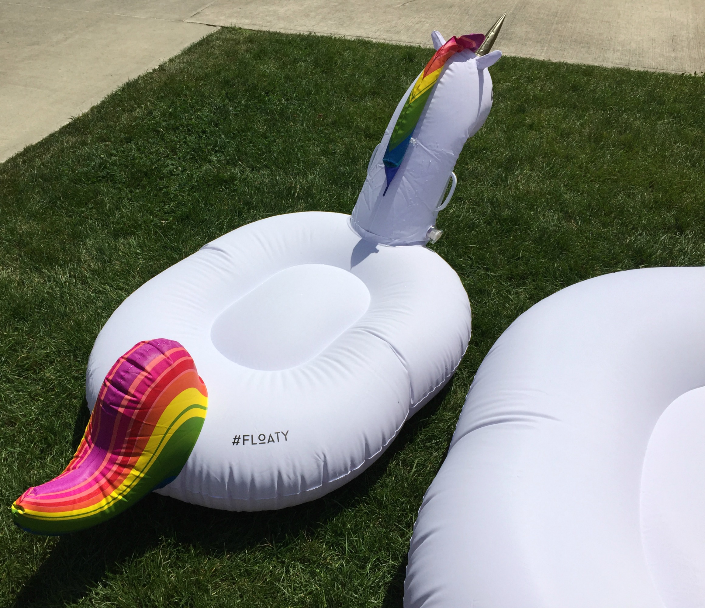 #FLOATY Inflatable Rainbow Unicorns - A Nation of Moms