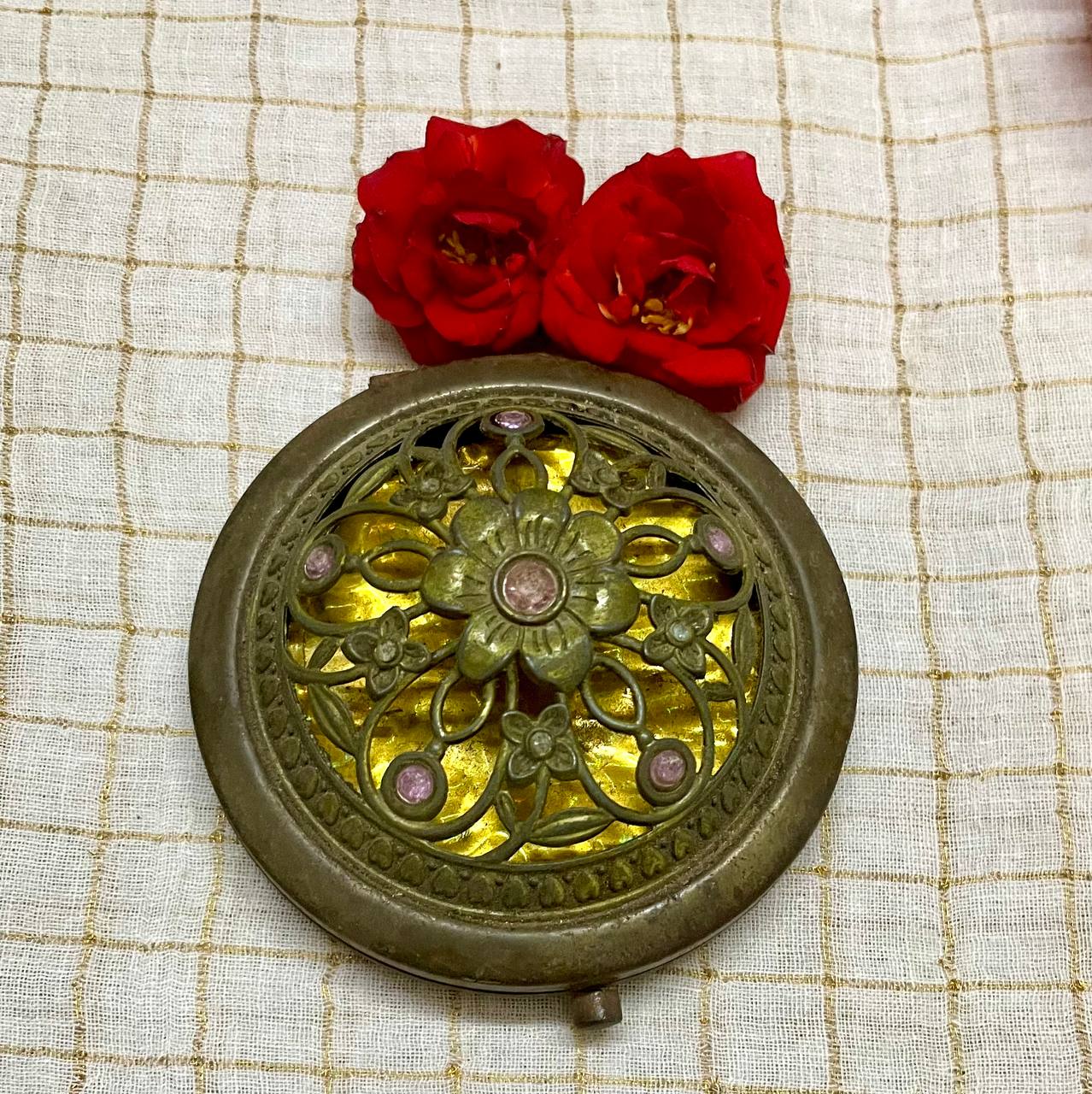 Powder Compact with mirror - Ancient Madurai