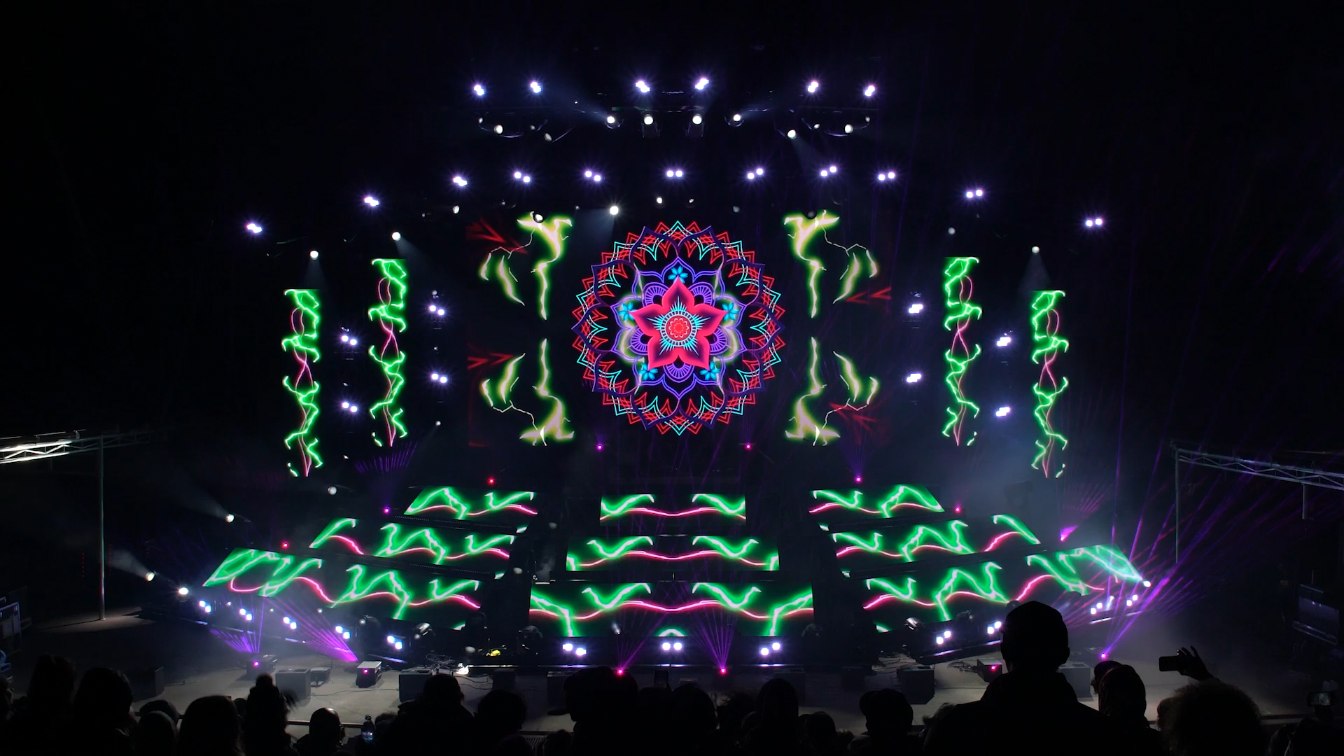 Ganja White Night | Wobble Rocks - Antic Studios