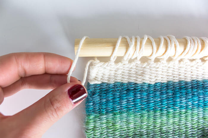 2 Quick Ways To Hang A Weaving: Single vs. Double Loops - A Pretty Fix