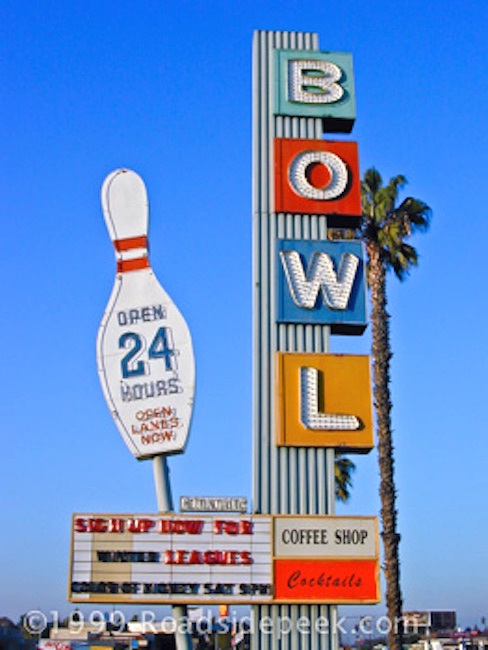 Alien signage and Arbus in Anaheim | Arnold Zwicky's Blog