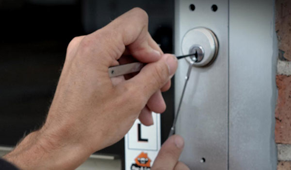 Locksmith Woodland Hills CA | ATC Locksmith Services