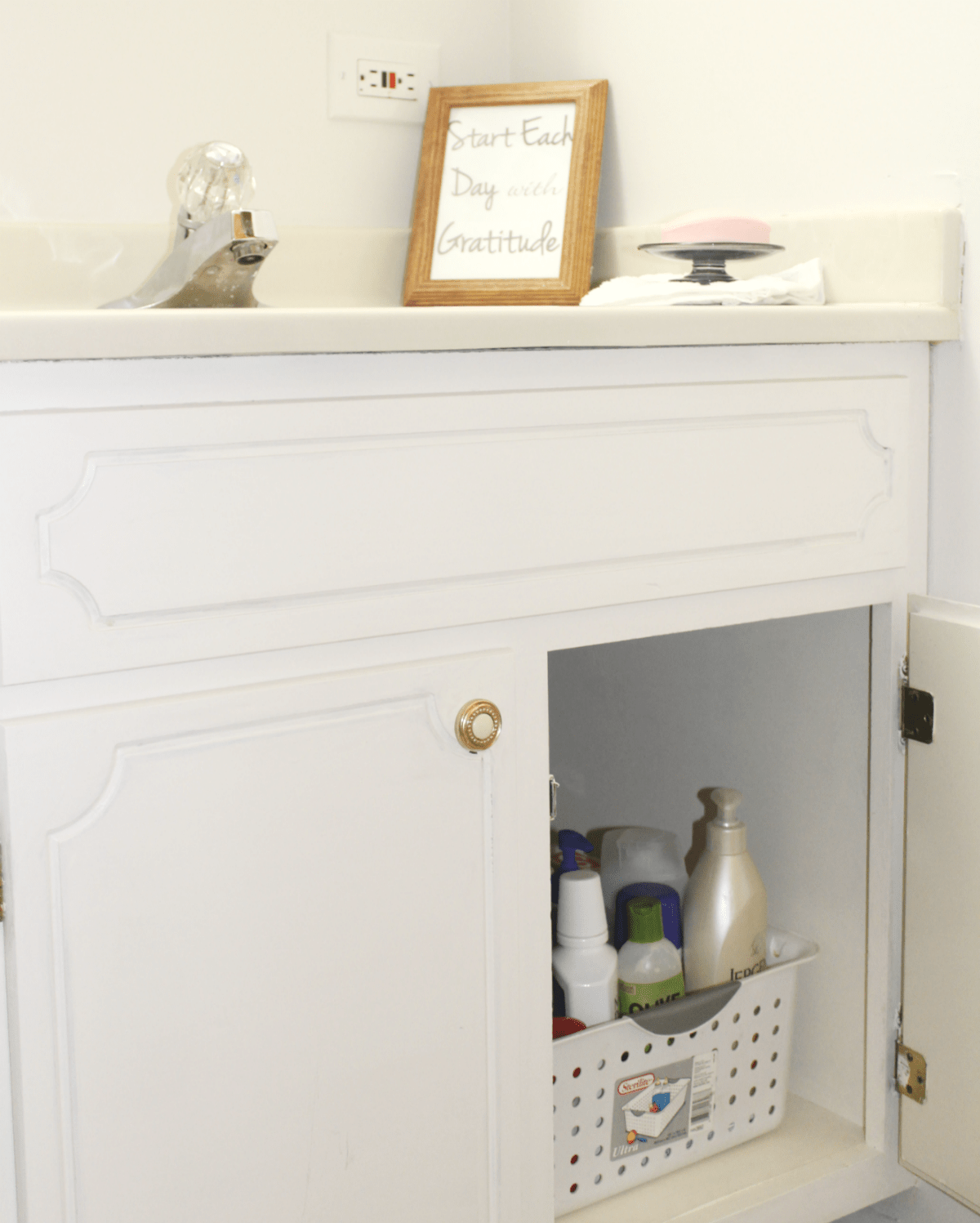 vanity below – At Home With Zan