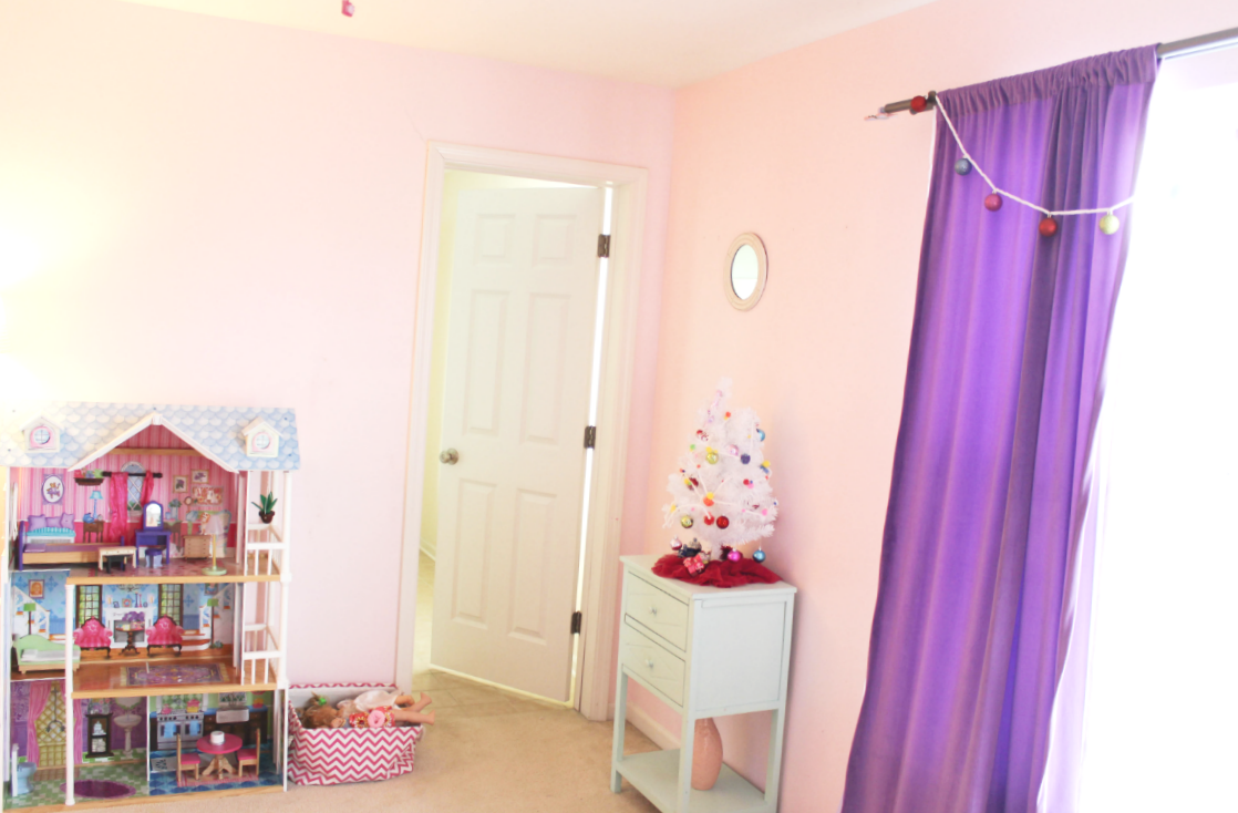 Merry and Bright Holiday Home Tour – At Home With Zan