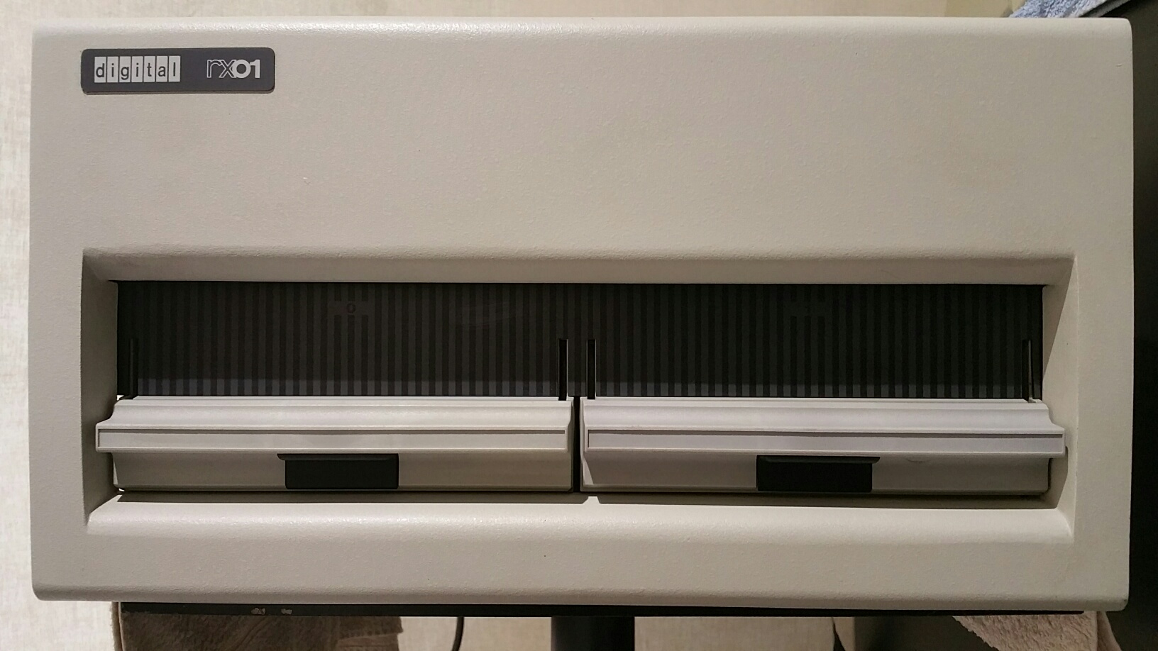 DEC RX01 floppy disc drives – vintage bits