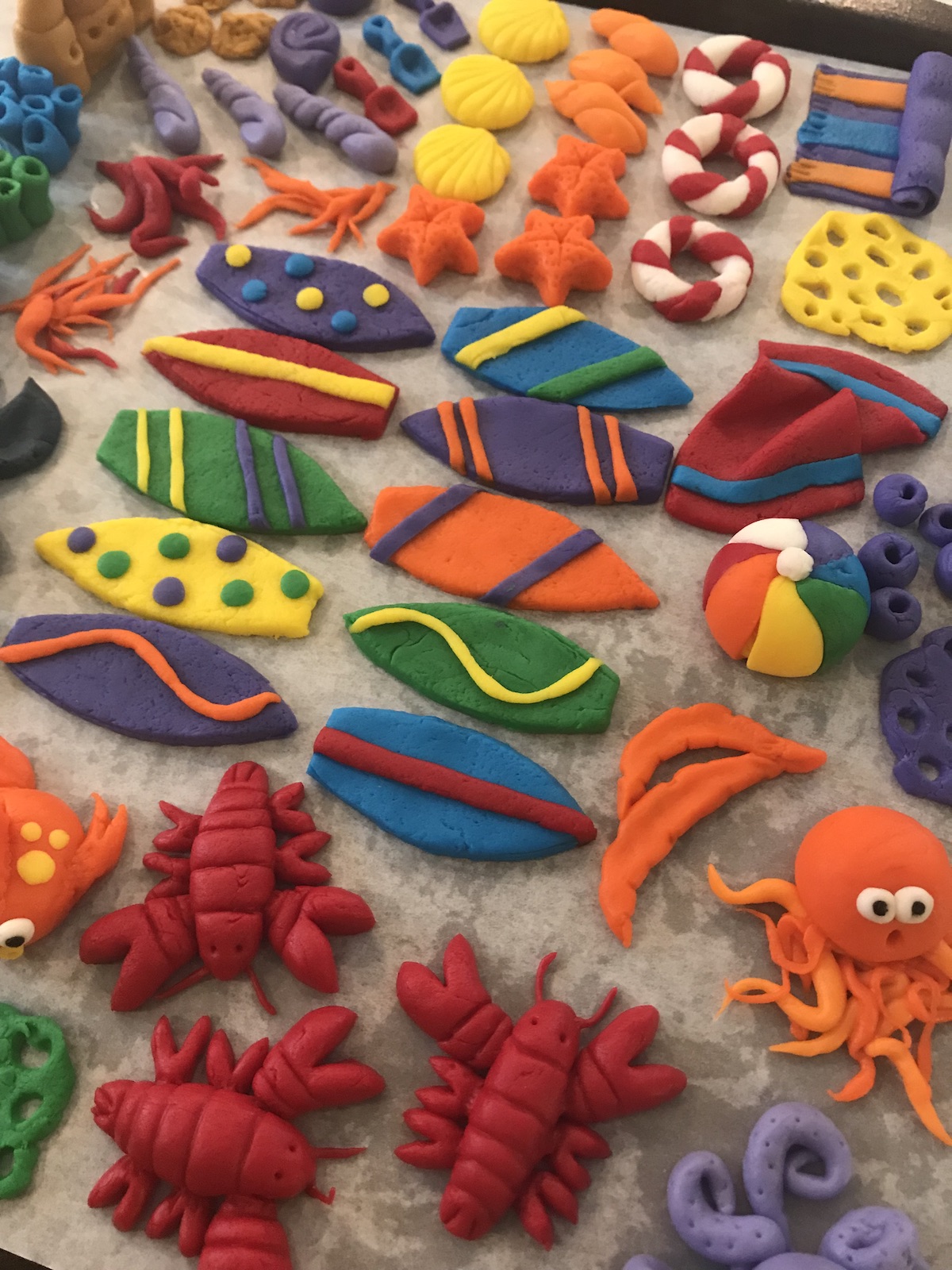 Welcoming summer with a fondant cake! • baste cut fold