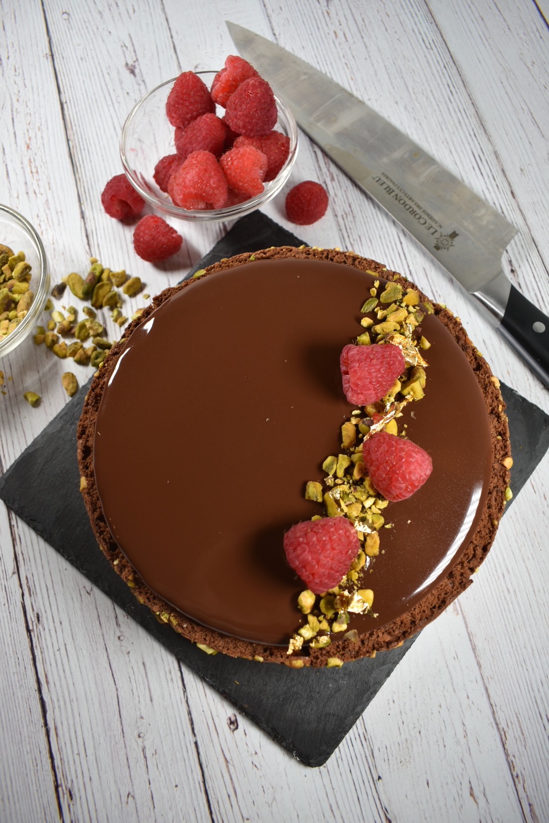 CAKE AND ENTREMET PORTFOLIO • baste cut fold