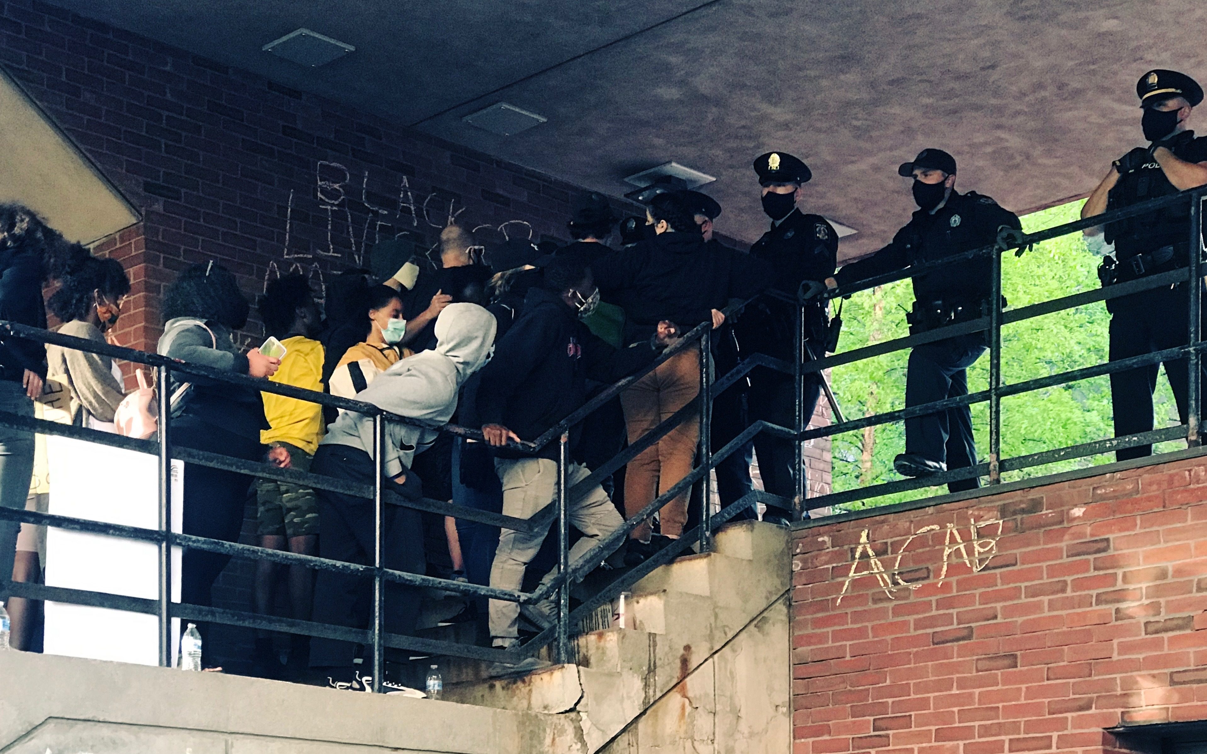 Hundreds attend Portland rally ending up on police station’s steps