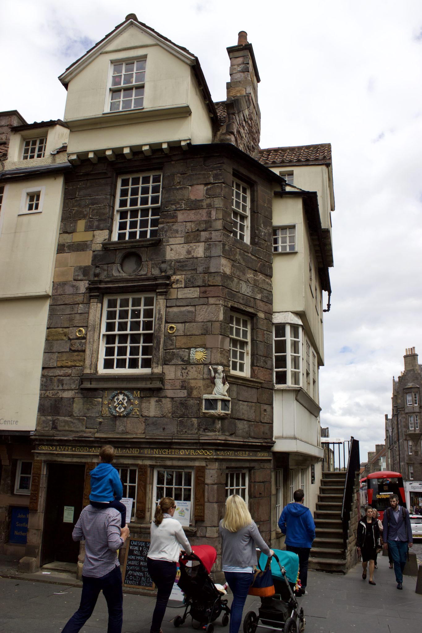 It's not the camera, but who's behind it - Between Brush Strokes