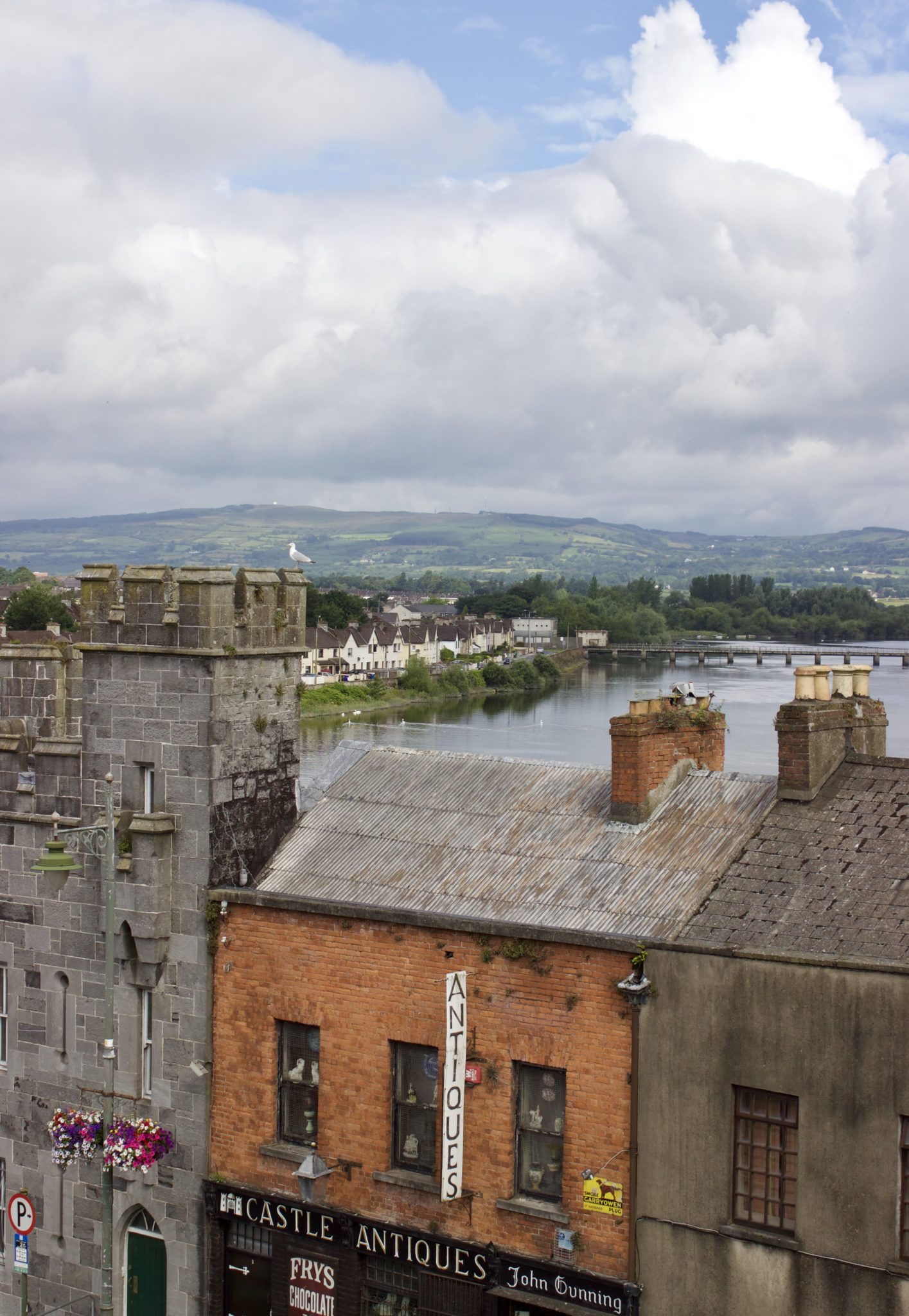 Cliffs and castles and puffins and cows - Between Brush Strokes
