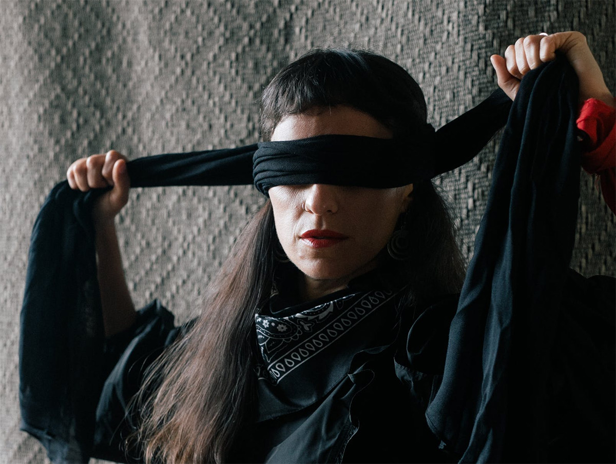 Why are some people blind to the truth? - BibleAsk