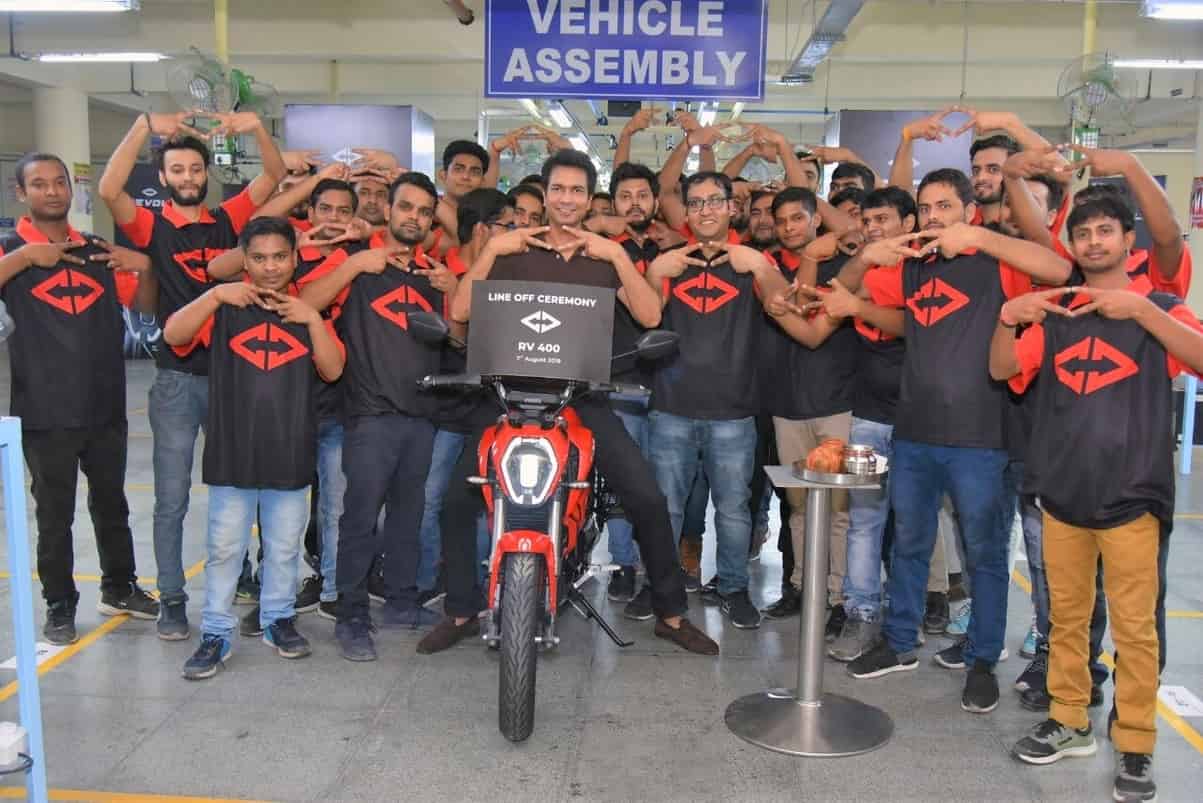 AI enabled 'Revolt' India's 1st electric Bike - Rolled out from ...