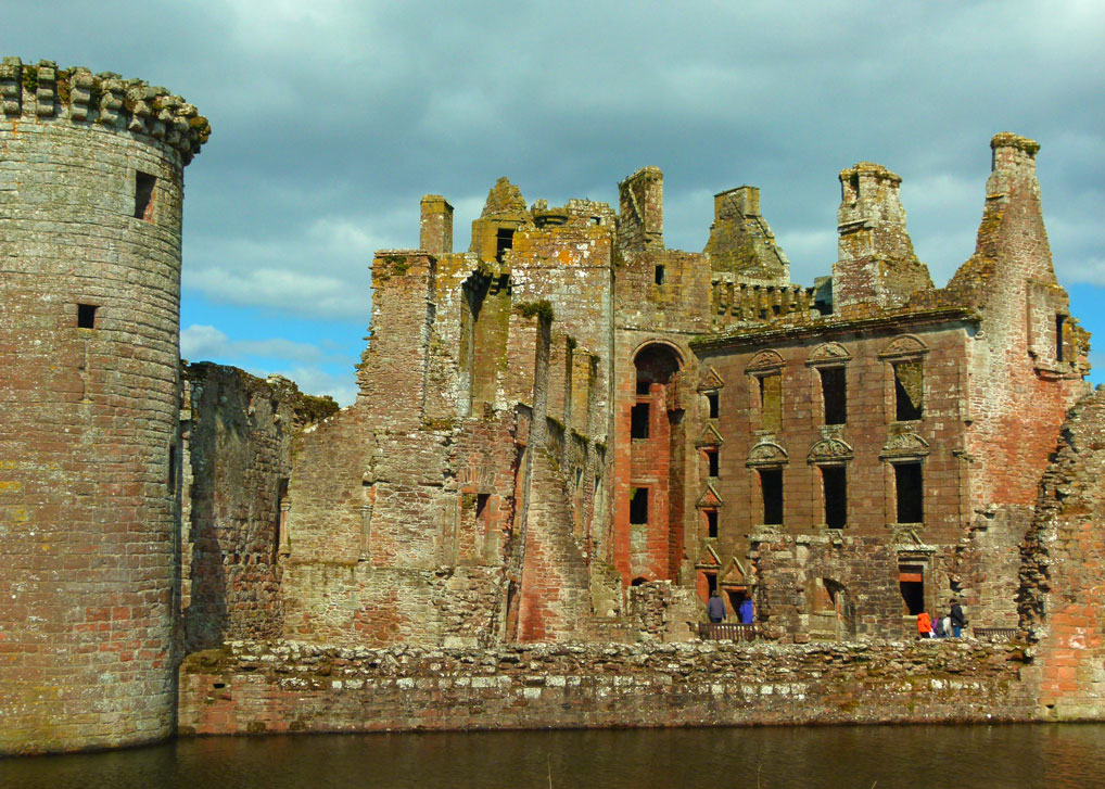 Caerlaverock Castle - A Bit About Britain