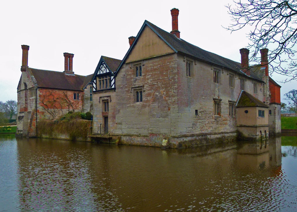 Baddesley Clinton – medieval manor, murder, mayhem and mellowness - A ...
