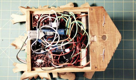 Building an interactive Twitter clock | Atmel | Bits & Pieces