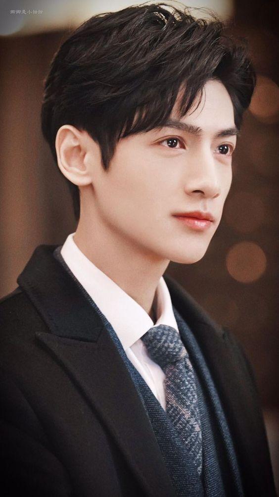 Hậu drama bị đánh nhập viện, La Vân Hi tái xuất đẹp “sáng chói” trong ...