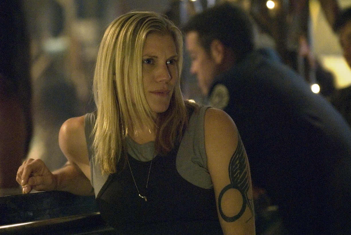 Katee Sackhoff's Horror Resume Grows With 'Oculus' - Bloody Disgusting