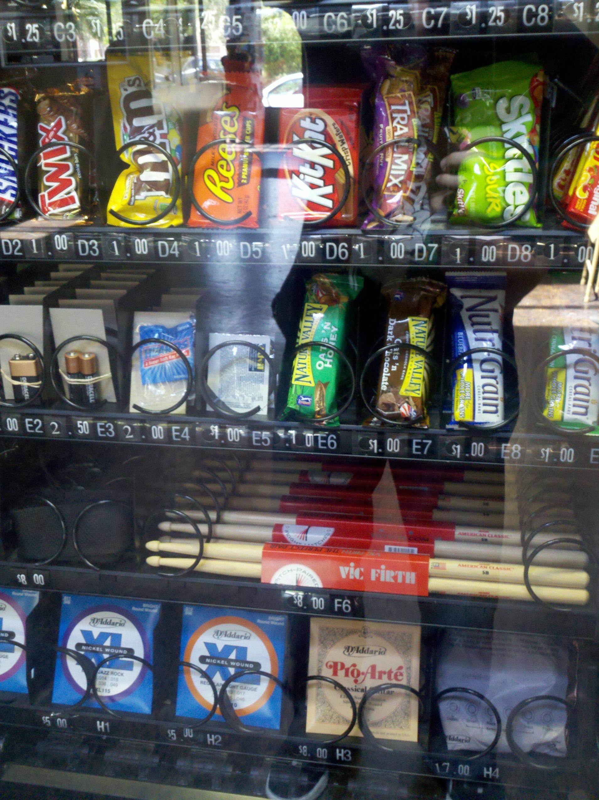[OMFG] This Is Almost The Best Vending Machine Ever - Bloody Disgusting