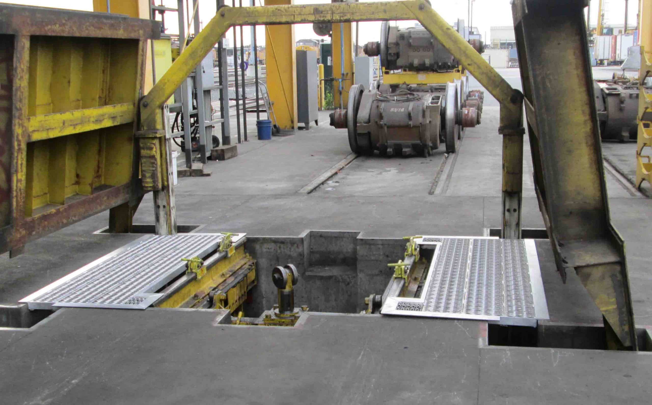 Locomotive Work Platforms - Blue SteelCo, Inc.