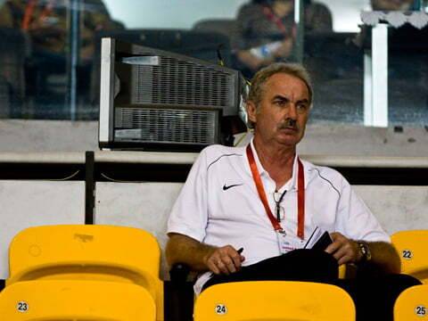 Alfred Riedl Resmi Latih Timnas Indonesia - Bogor Today
