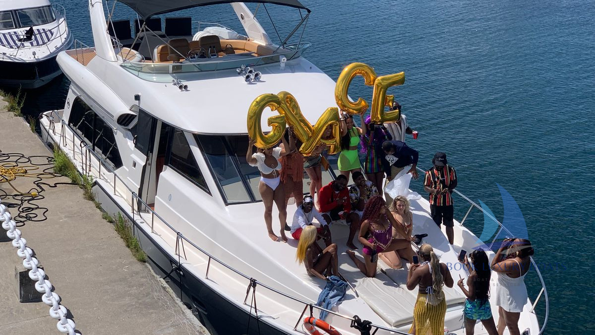 Expert Family Excursion Party Boat Rentals | Toronto