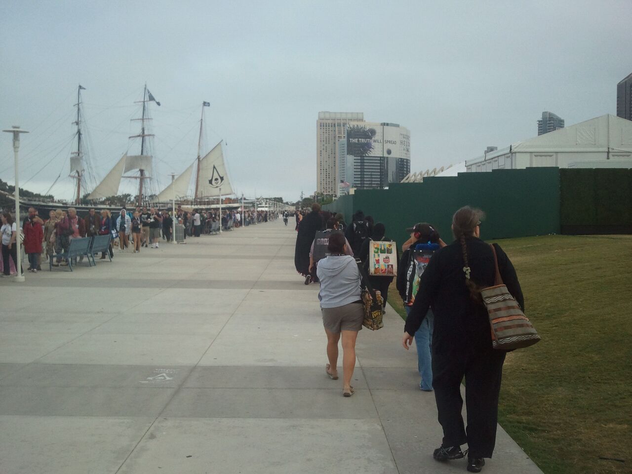 Lines: Doctor Who and Community in Comic-Con Hall H – borg