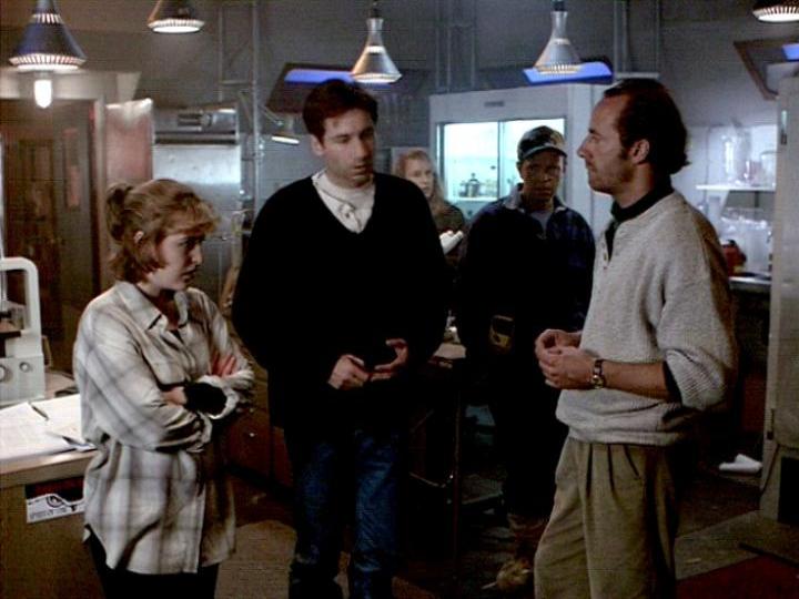 First look–Fishburne and Paxton in icy post-apocalyptic “The Colony” – borg