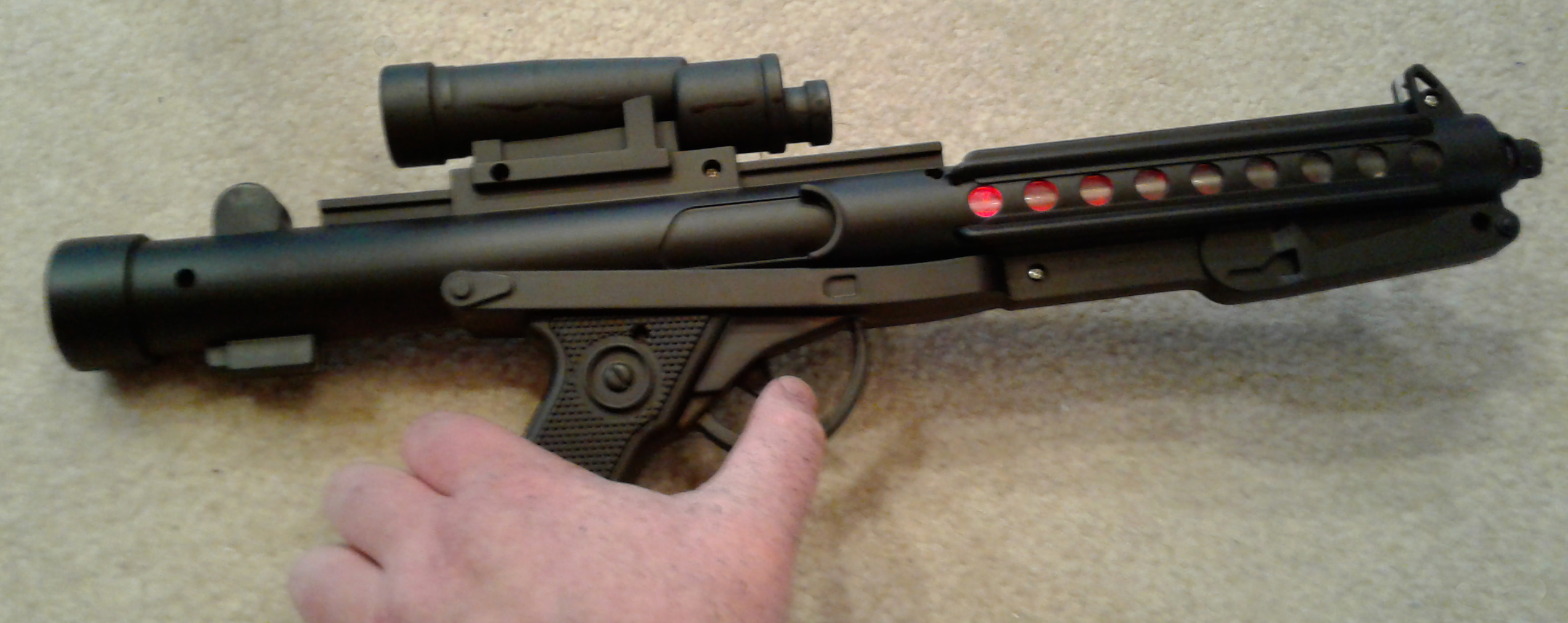 Tutorial–A cosplay BlasTech E-11 Stormtrooper blaster for about $30 – borg