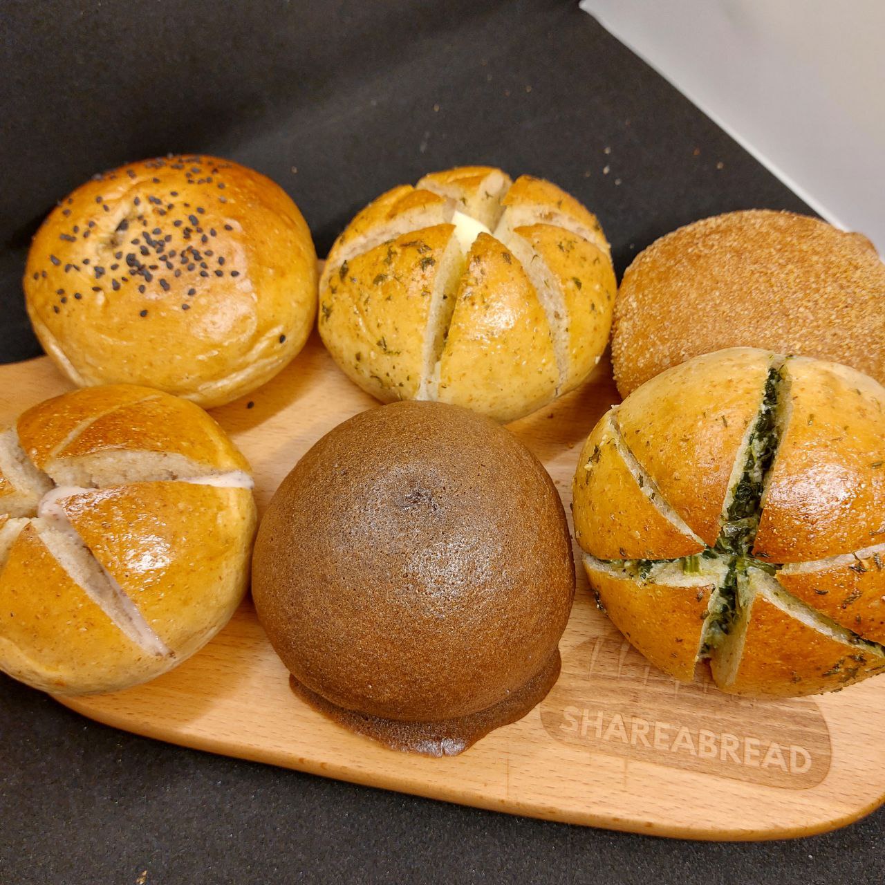 Assorted Buns, 6-pack | Bread Funatics