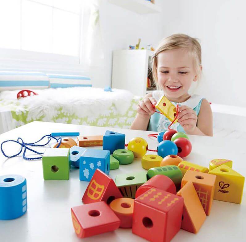 String-Along Shapes – Bright Isle