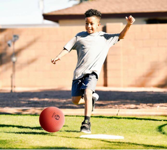 4FUN Family Kick Ball Game – Bright Isle