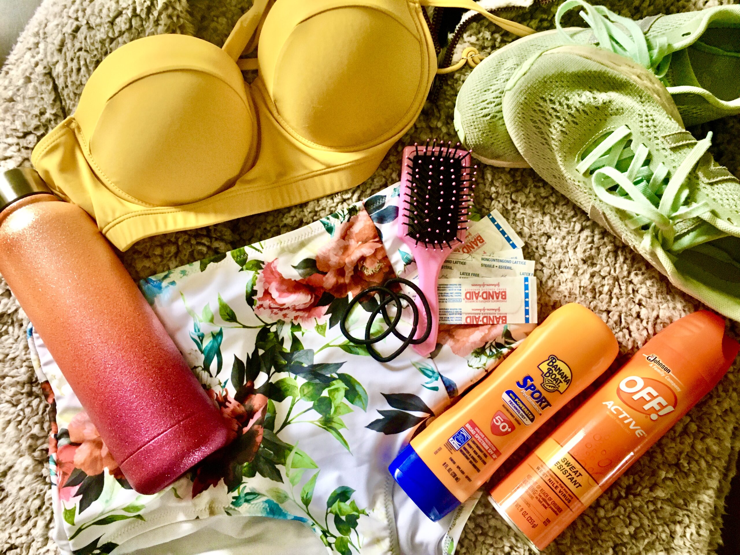 How to pack a stress free bag for your weekend getaway