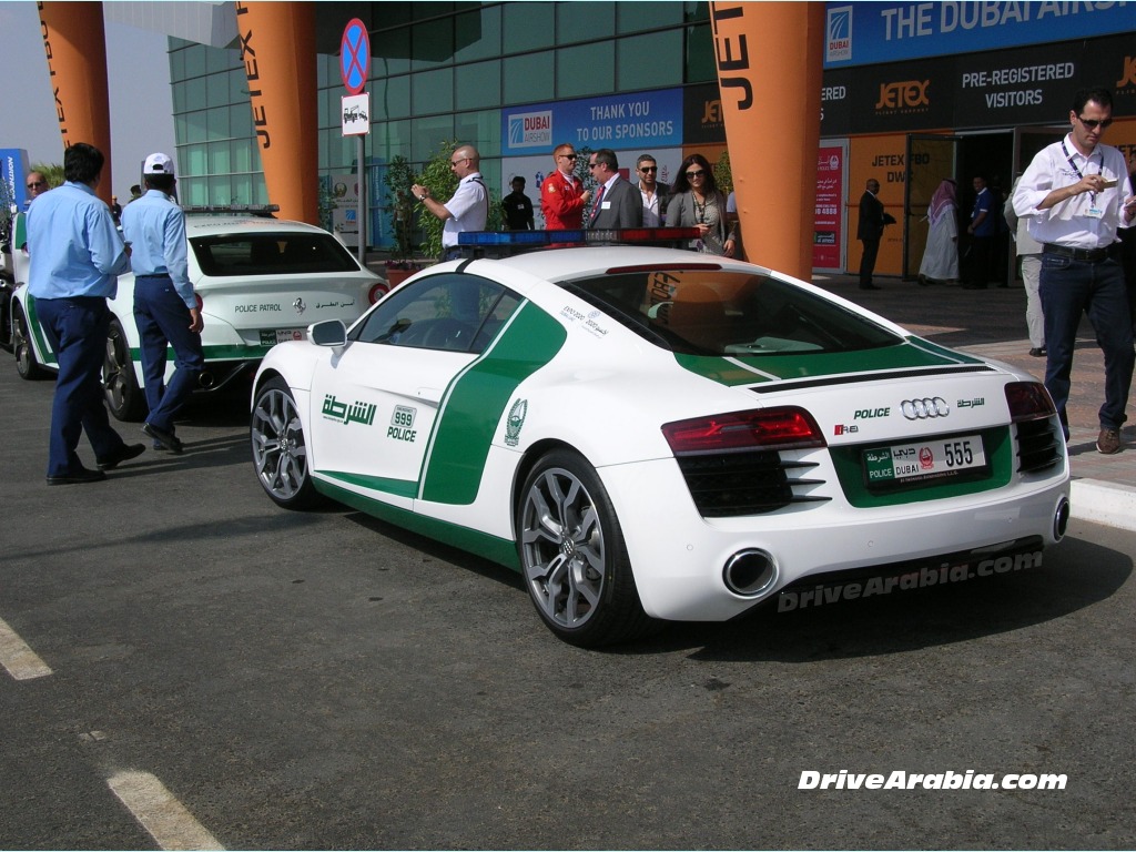 2014-Audi-R8-Dubai-Police - Buzzzzzer