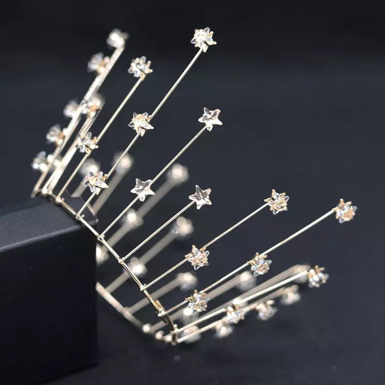 Star Crown - Elevating Cake Arts for a Captivating Experience