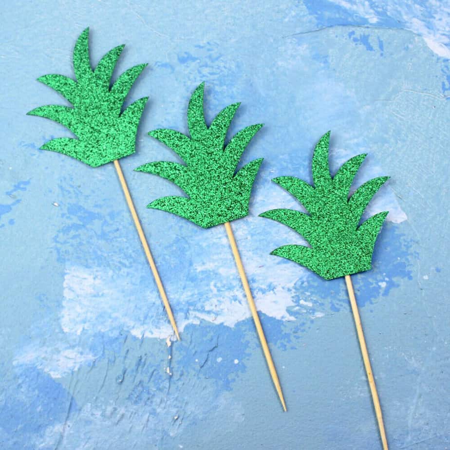 Paper Pineapple Leaves - Cake Arts