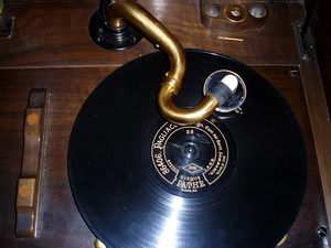 Playing Pathé Vertical-Cut Discs on an Orthophonic Victrola by Paul ...